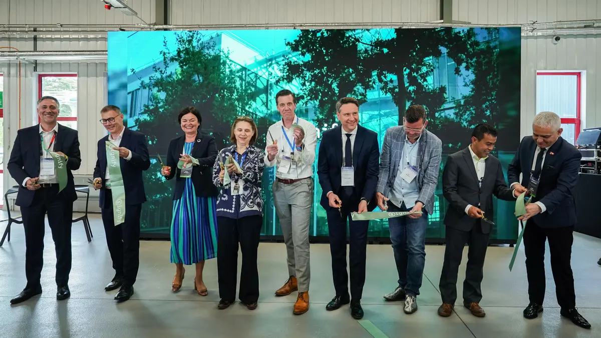 Signify eröffnet größte 3D-Druckfabrik für Leuchten - Optoelektronik ...