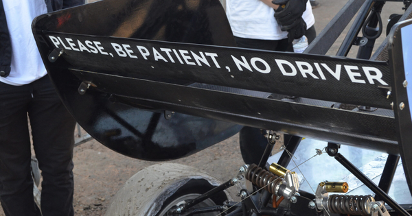 Autonomes Rennauto mit Raspberry Pi am Steuer - Assistenzsysteme ...